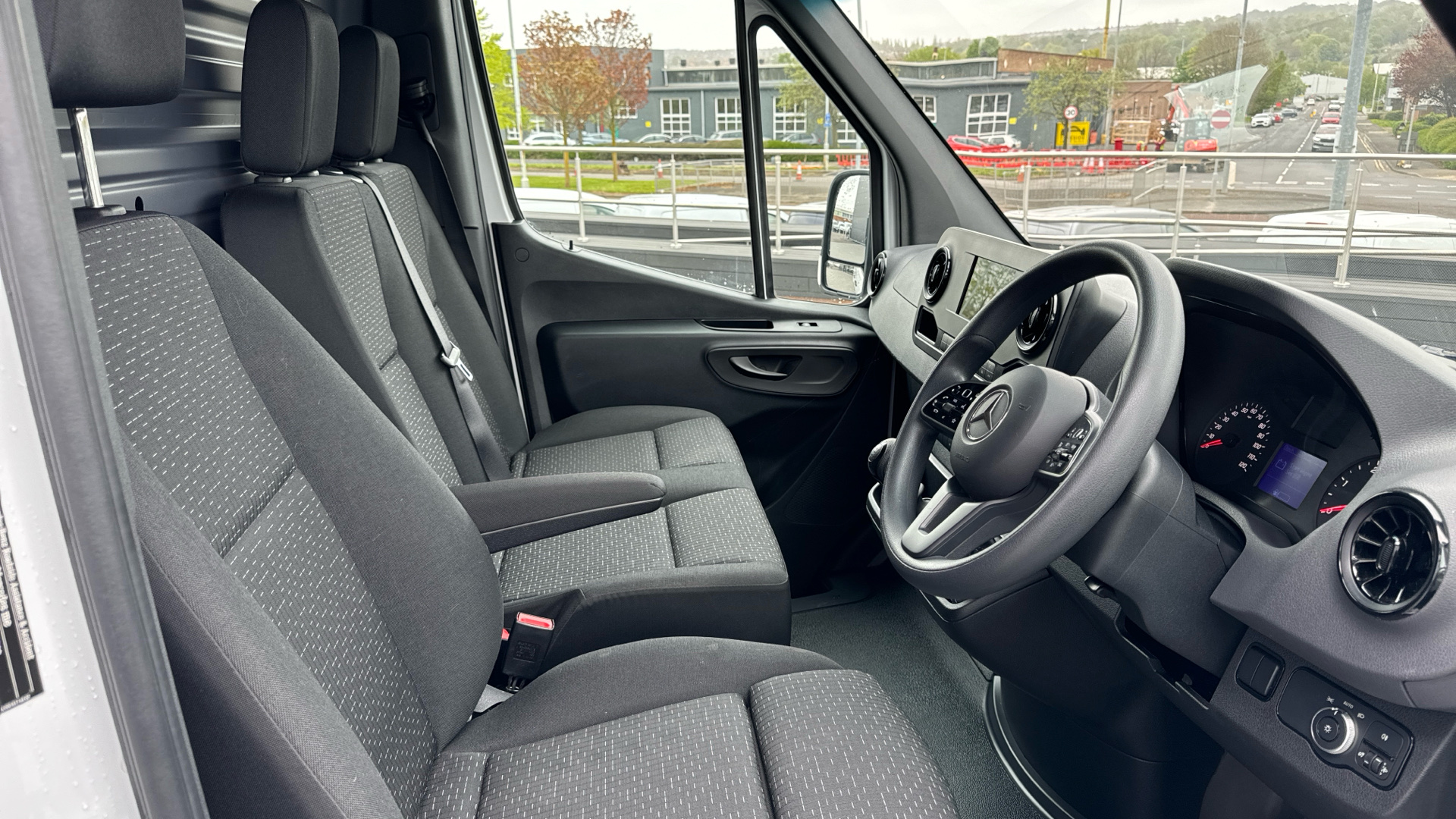 N-513726/NK23YNZ - Bell Truck and Van