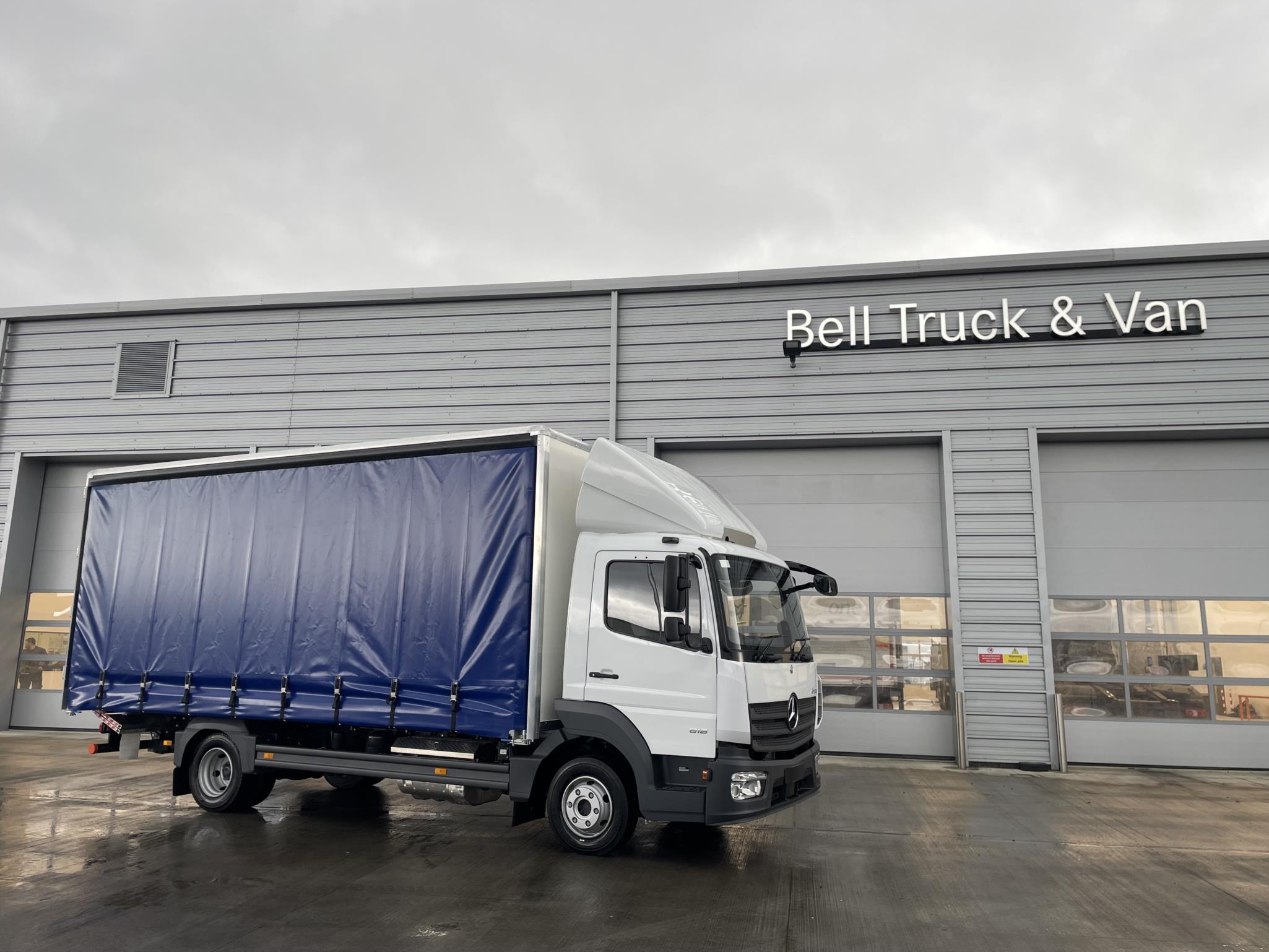 White Lorry WSI White Line Volvo FH4 Globetrotter XL Refrigerated