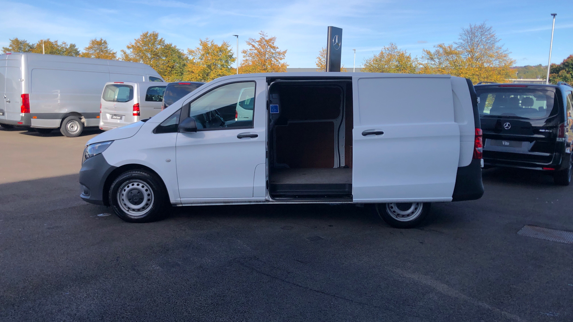 N-60695/NK71YMS - Bell Truck and Van